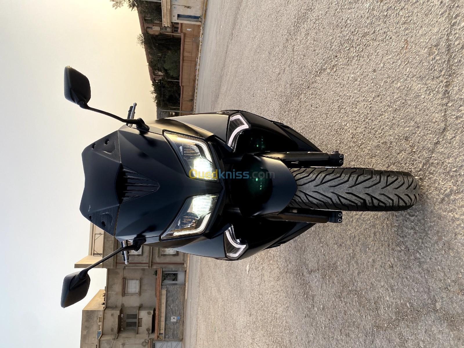 YAMAHA Tmax 530 IRON 2015 - Tlemcen Algérie