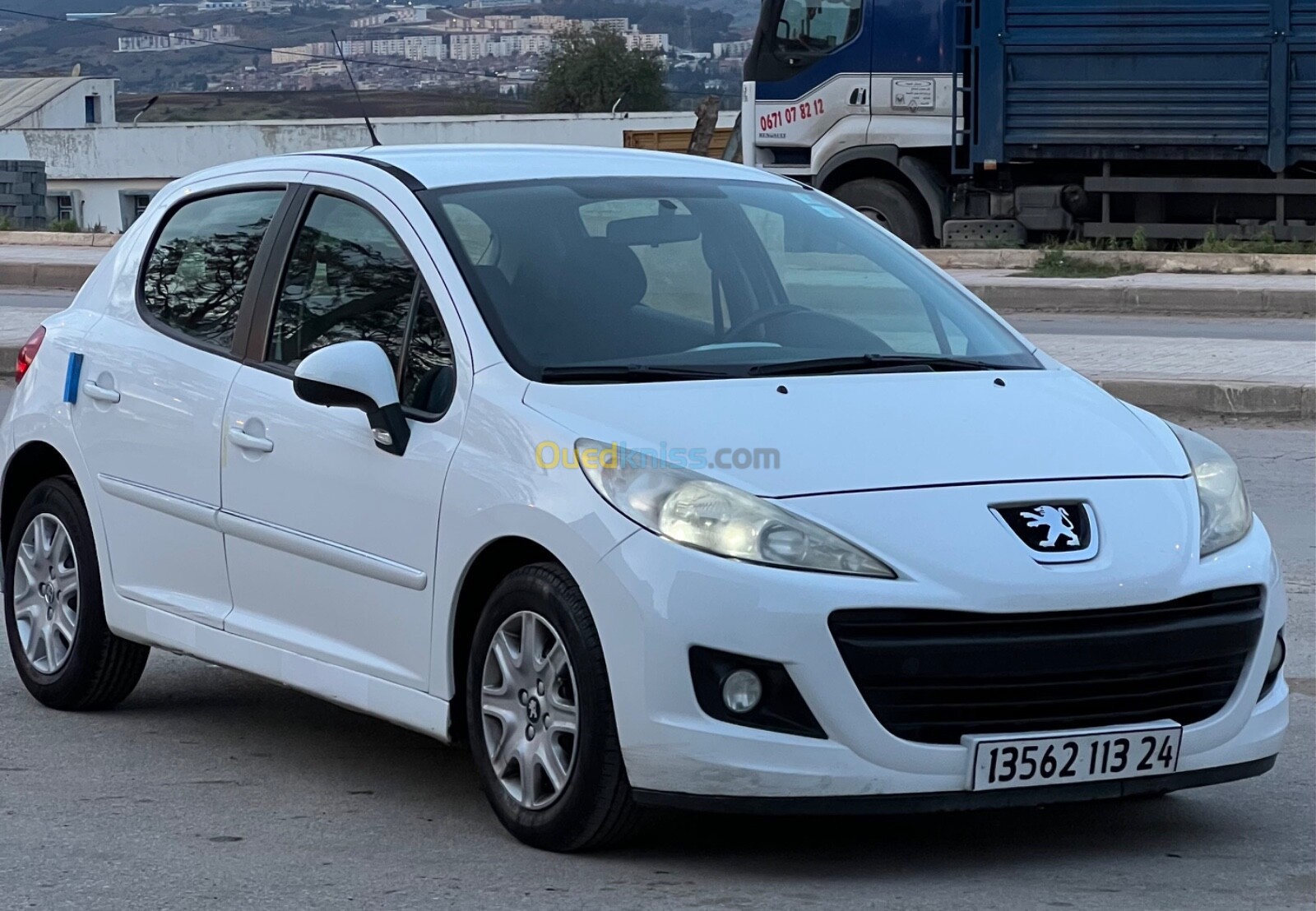 Peugeot 207 plus 2013 207 plus Guelma Guelma - Ouedkniss.com - Algérie