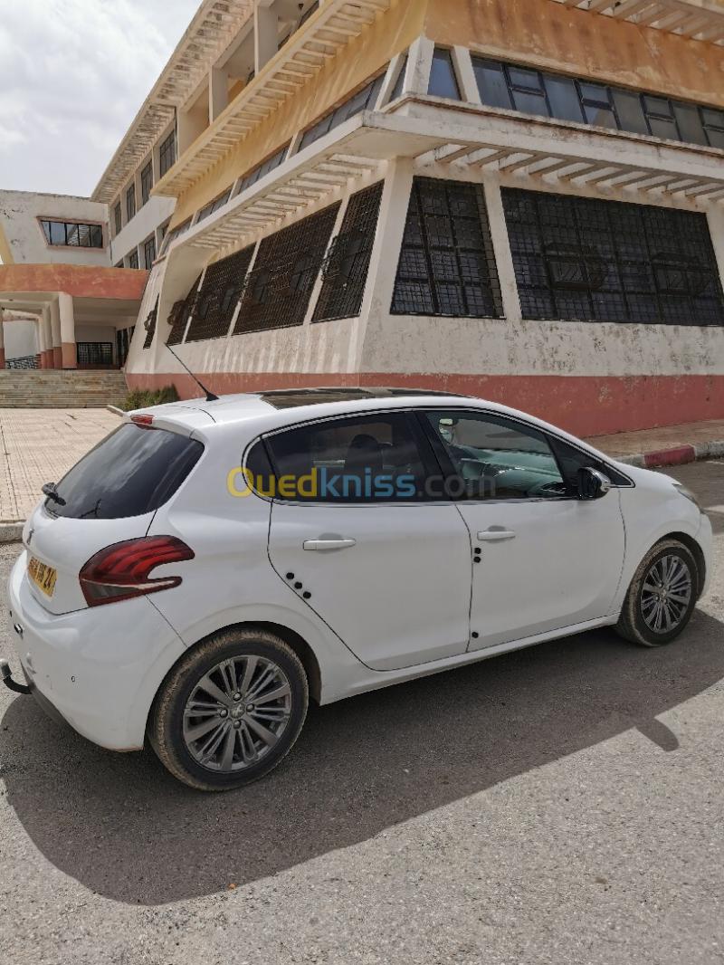 Peugeot 208 2016 Active Facelift Guelma Oued zenati - Ouedkniss.com - Algérie