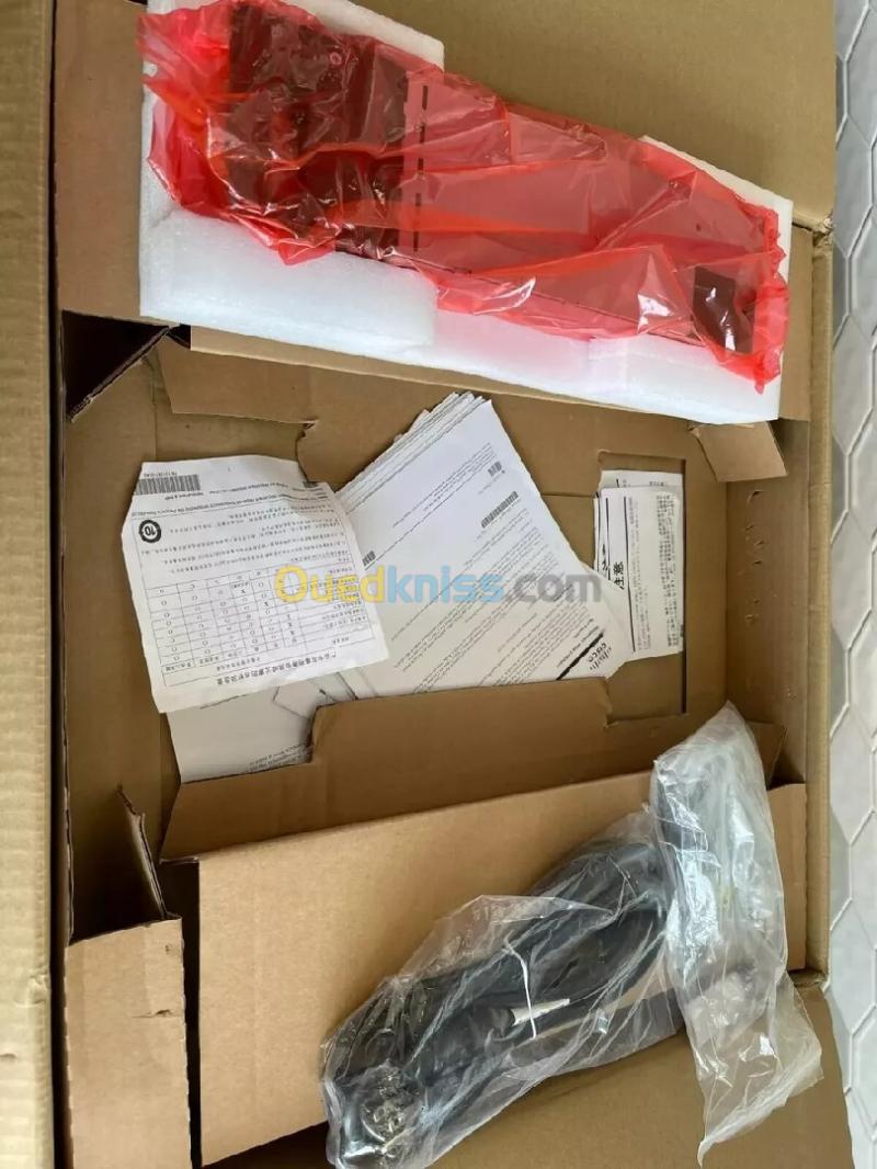 Switch CISCO Catalyste 9300 C9300-48U-A Alger Alger centre - Ouedkniss ...